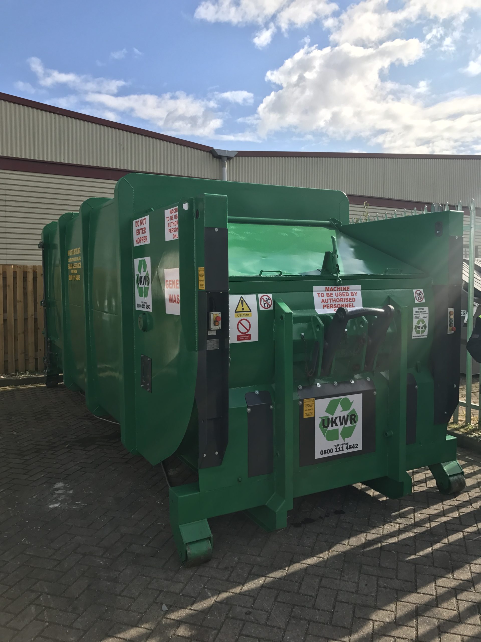 UKWR Portable Waste Compactor - RORO Hook, 25 - 35YD Sealed Front Load ...
