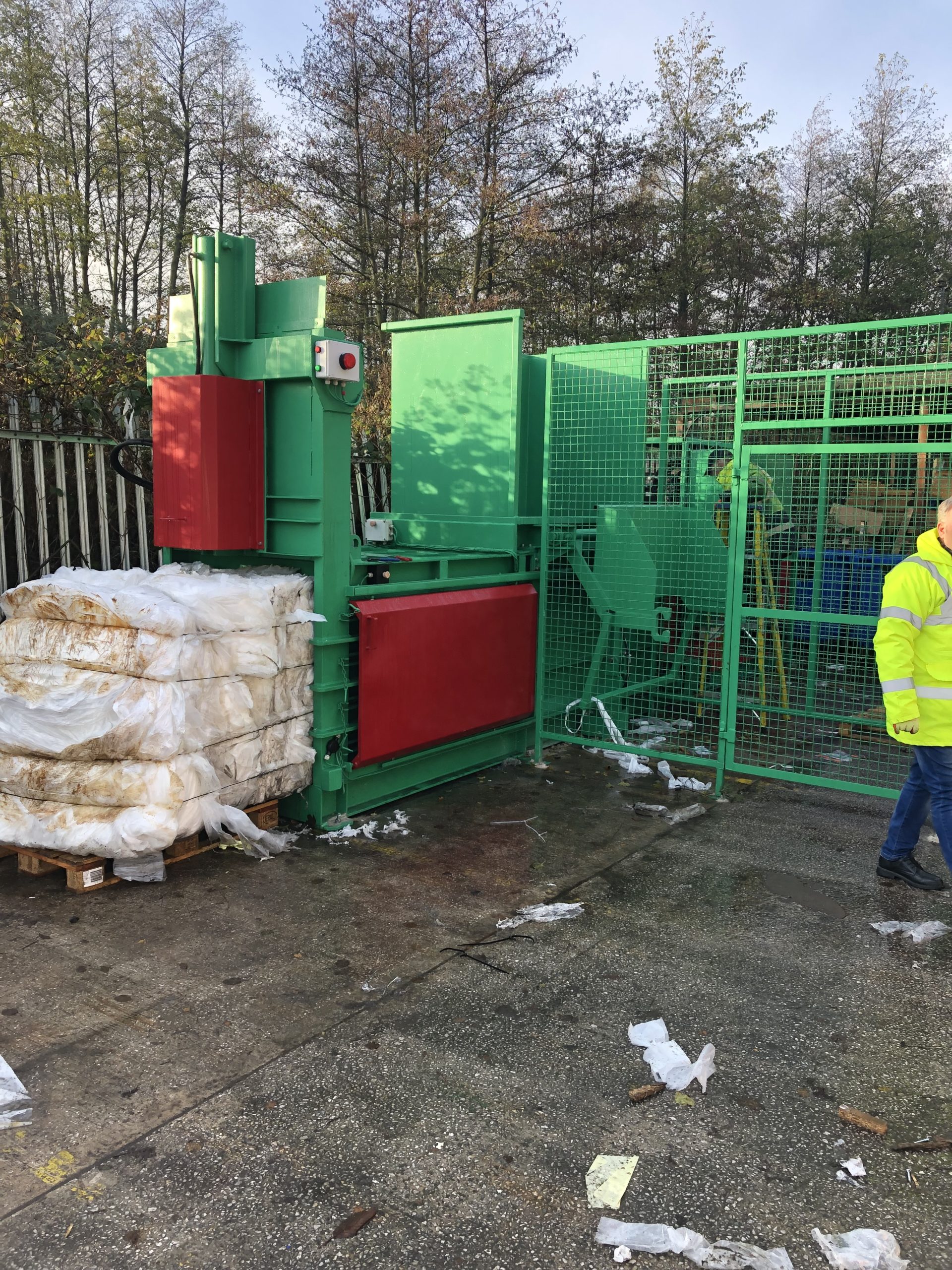 Semi-Automatic Horizontal Baler (500/600 kg Bales) - UK Waste & Recycling