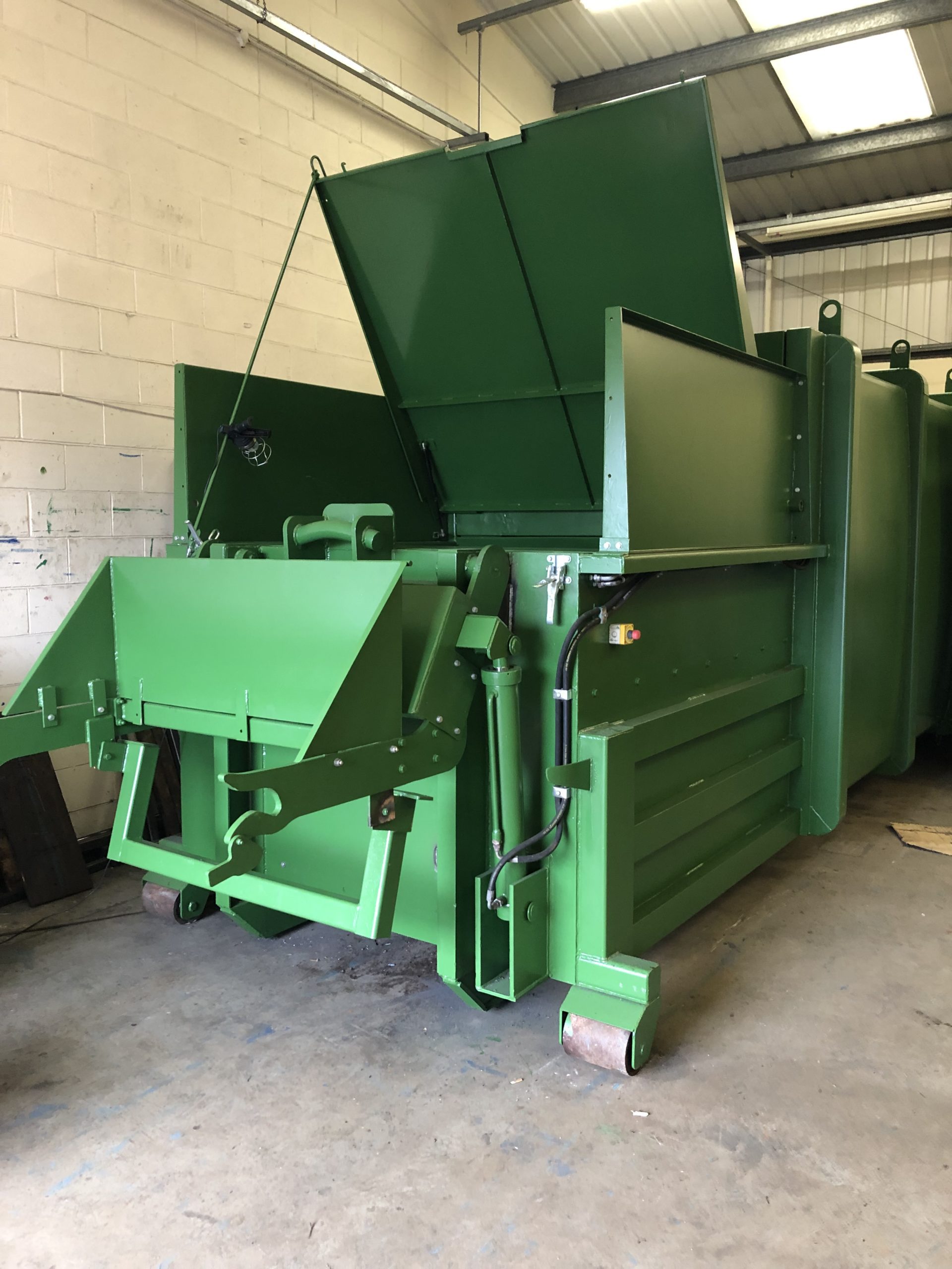 UKWR Portable Waste Compactor - RORO Hook, 25 - 35YD Sealed Front Load ...